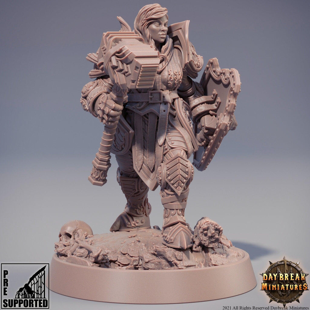 Isabelle Du Lion d'Argent *SIZE OPTION* – Mad Max Miniatures